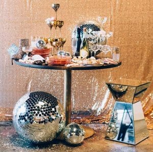 New Year’s Eve Home Decorating Ideas Perfect For 2022 - Decorilla ...