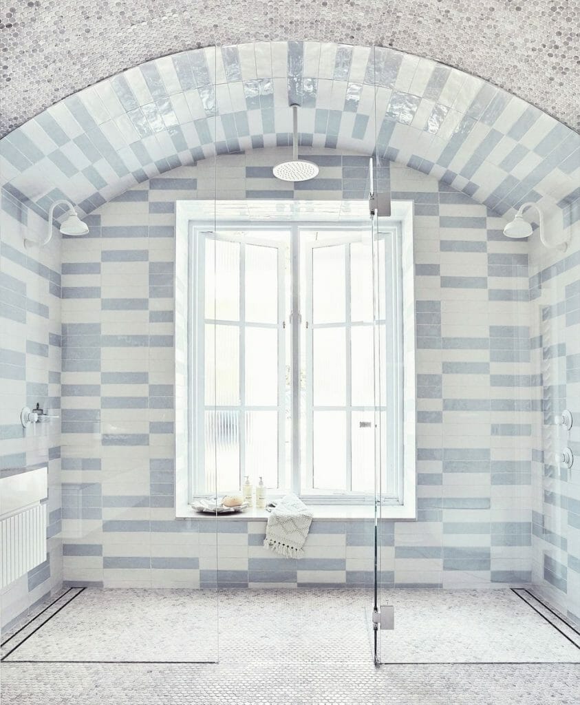 20 Bathroom Tile Ideas You’ll Want to Steal - Decorilla Online Interior ...