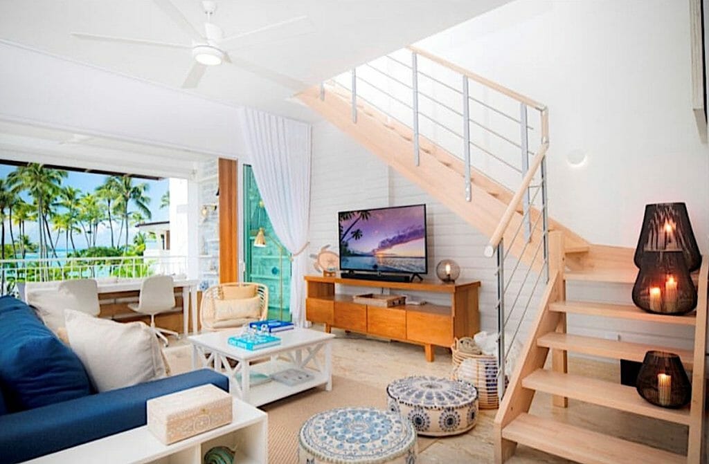 12 Best Staircase Decorating Ideas for a Styled Look - Decorilla Online ...