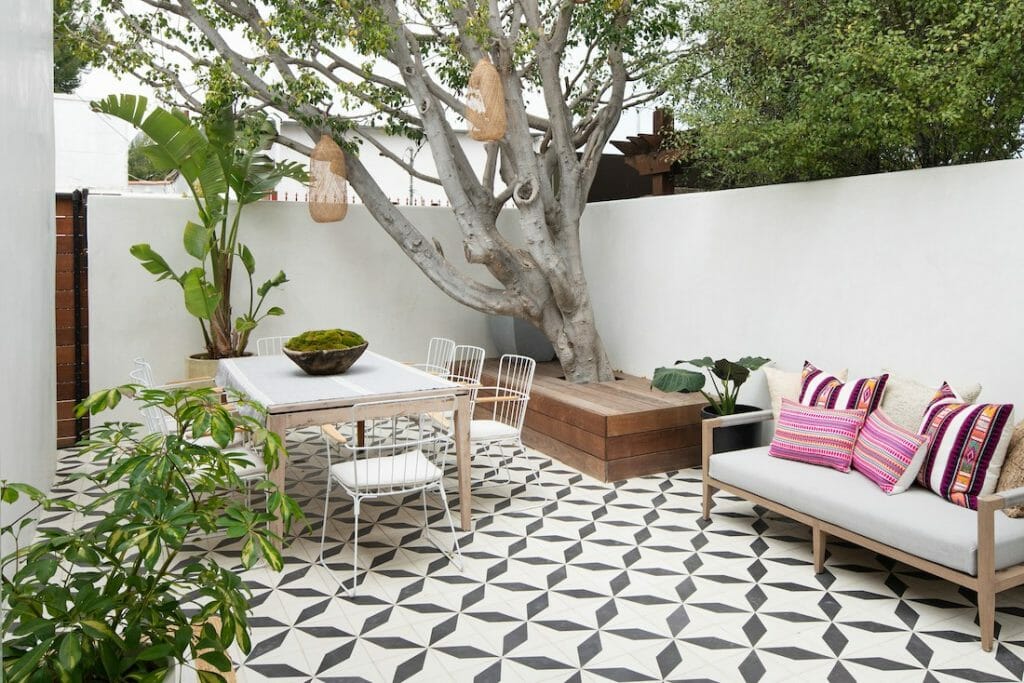 10 Patio Decorating Ideas on a Budget for Affordable Outdoor Style ...