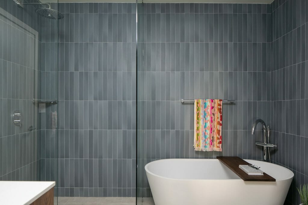 10 Master Bathroom Design Ideas for a Spa-Worthy Bathroom - Decorilla ...