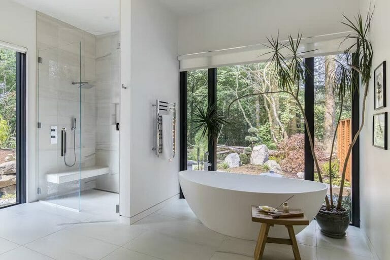 Decorating a Bathroom: Expert Tips for a Well-Designed Look