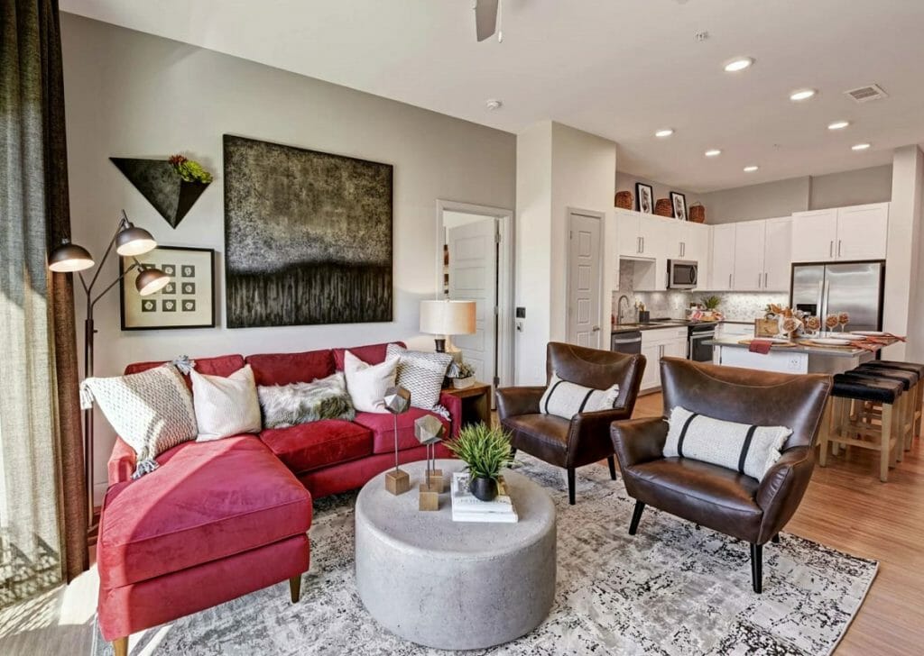 15 Greatest Gallery Wall Ideas to Tastefully Display Art - Decorilla ...