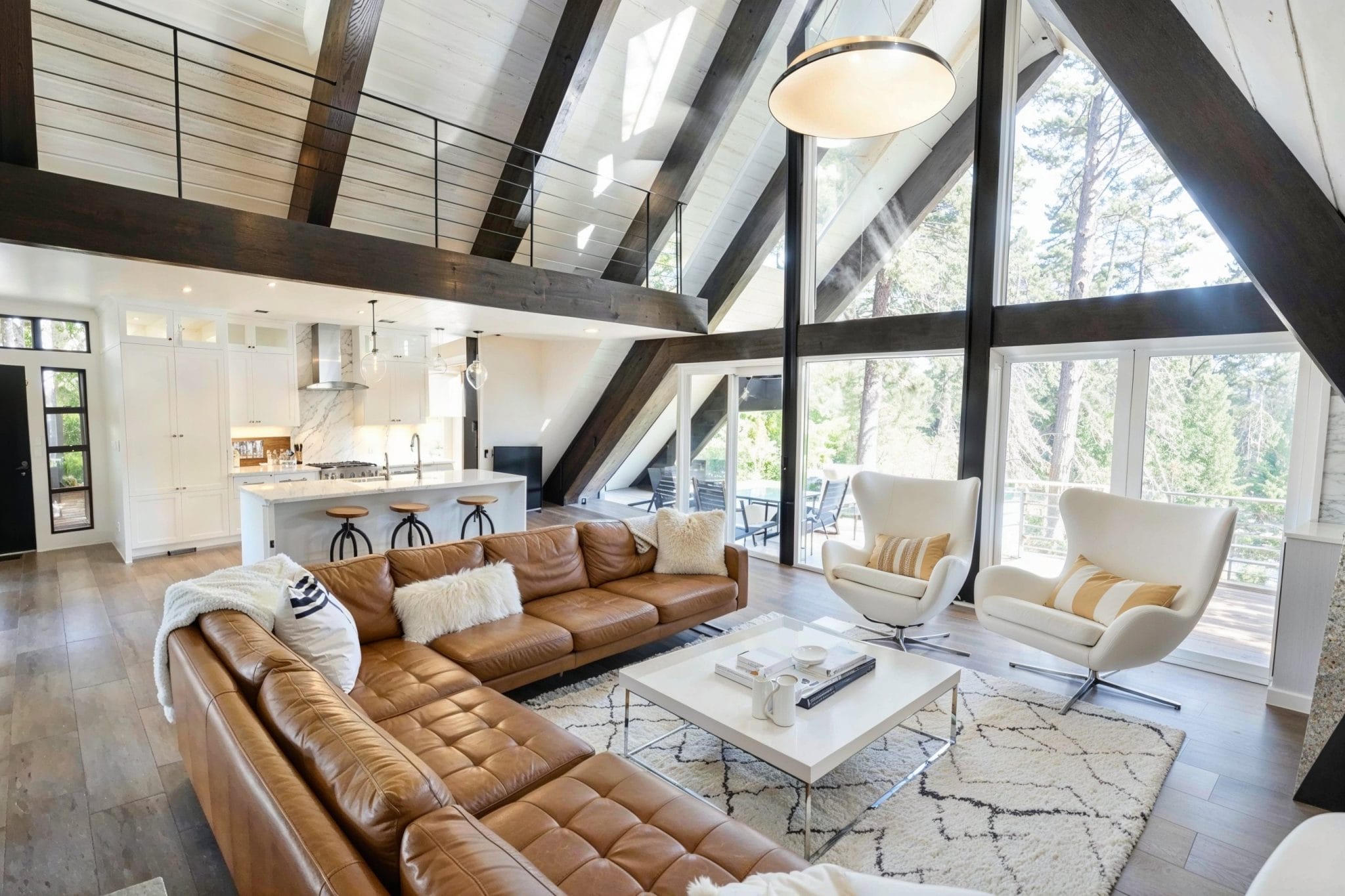 Cabin Interior Design: Tips to Create a Modern Cabin Interior ...