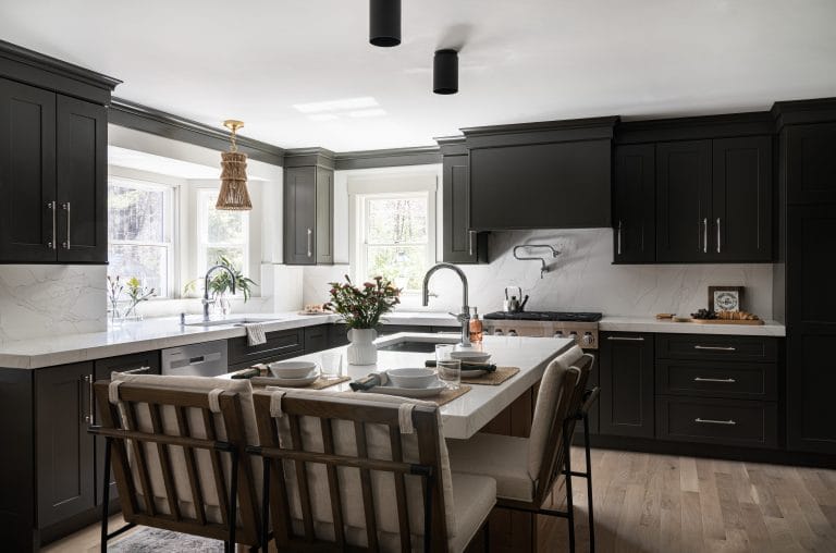 Black Kitchens: Bold Design Ideas to Transform Your Space - Decorilla ...