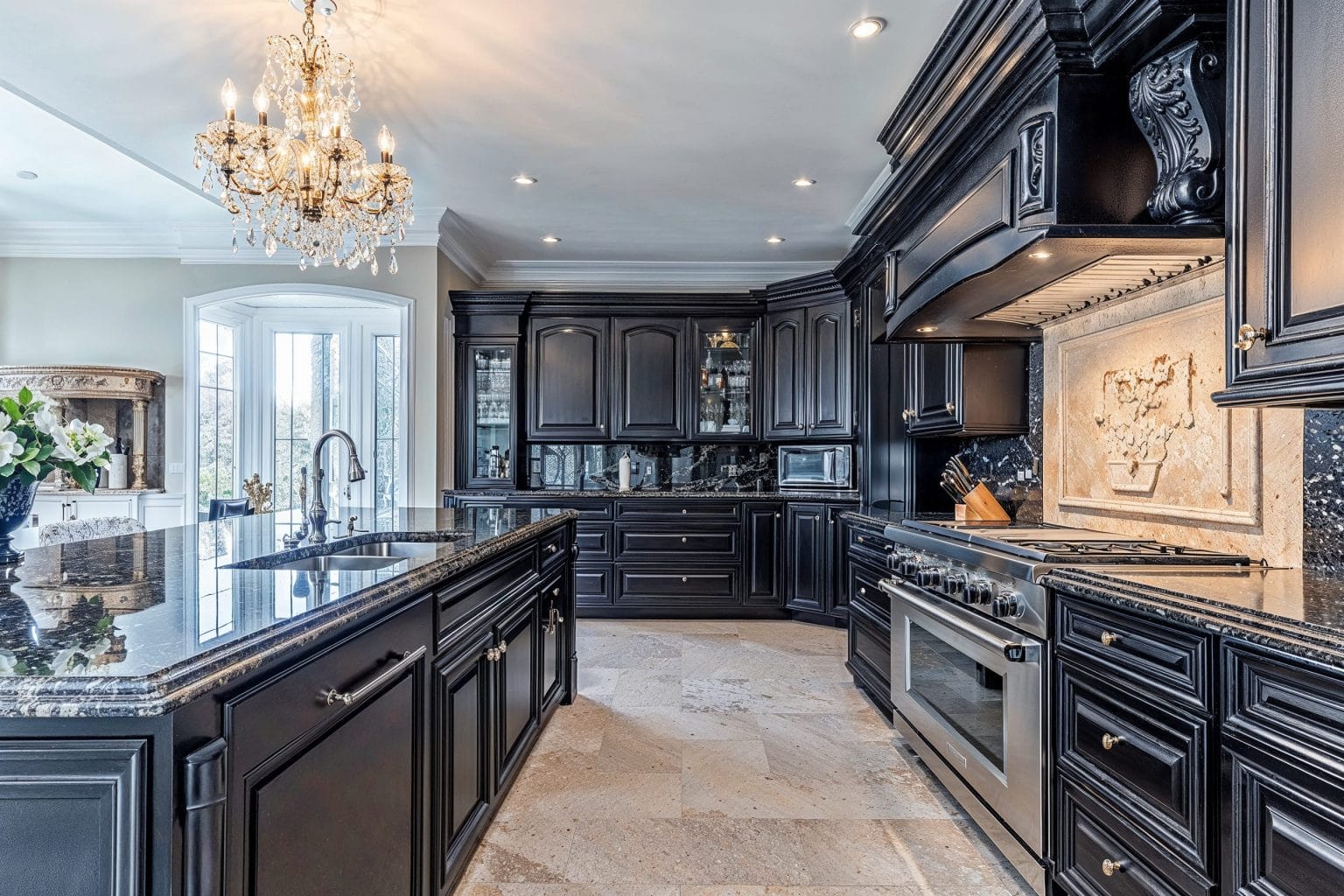 12 Most Stylish Range Hood Ideas for Your Dream Kitchen - Decorilla ...