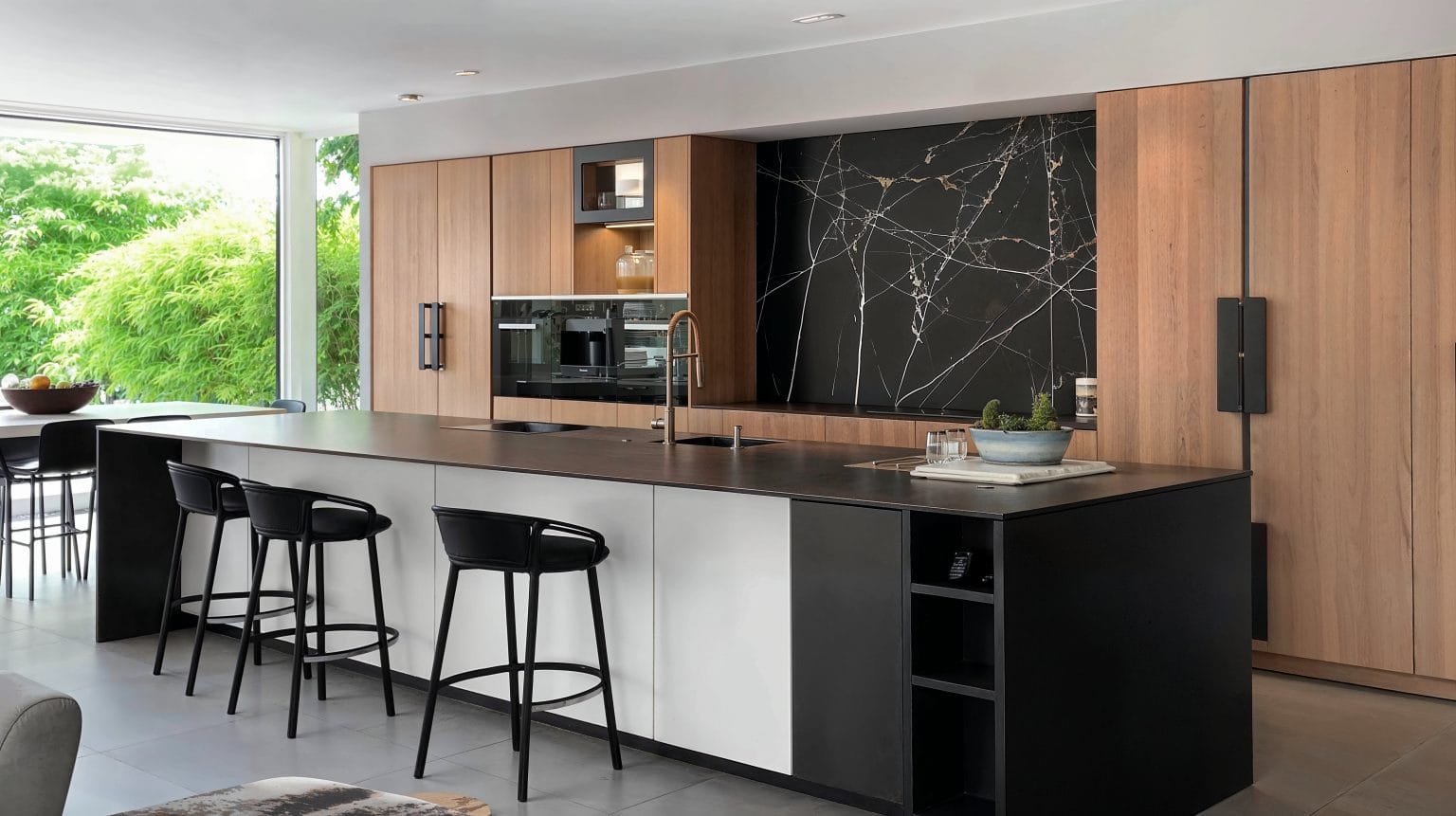 Hidden Kitchens: Clever Design Ideas for a Sleek, Minimalist Look ...