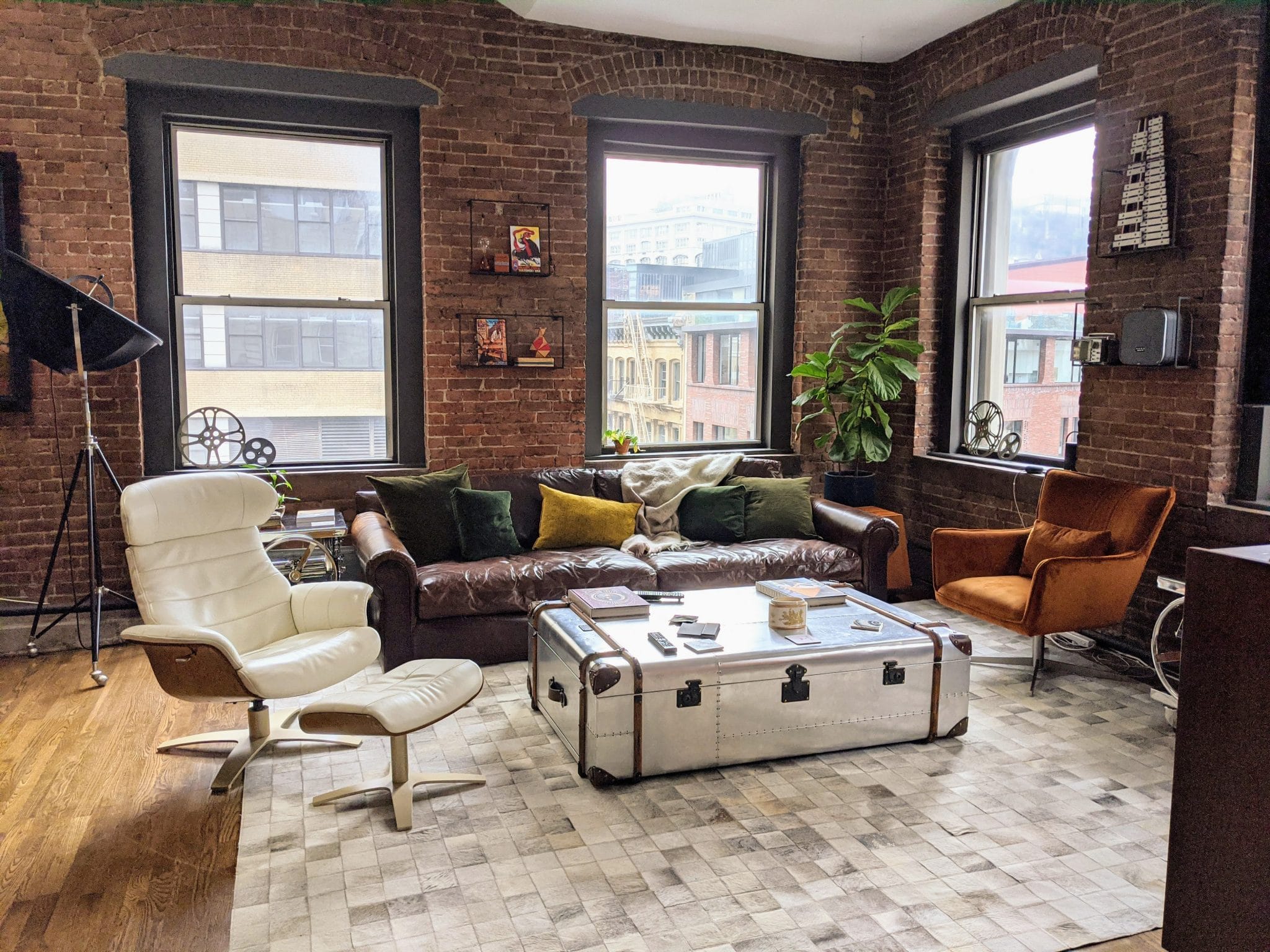 Chrome Accents Make a Comeback: Styling Tips for a Polished Look ...