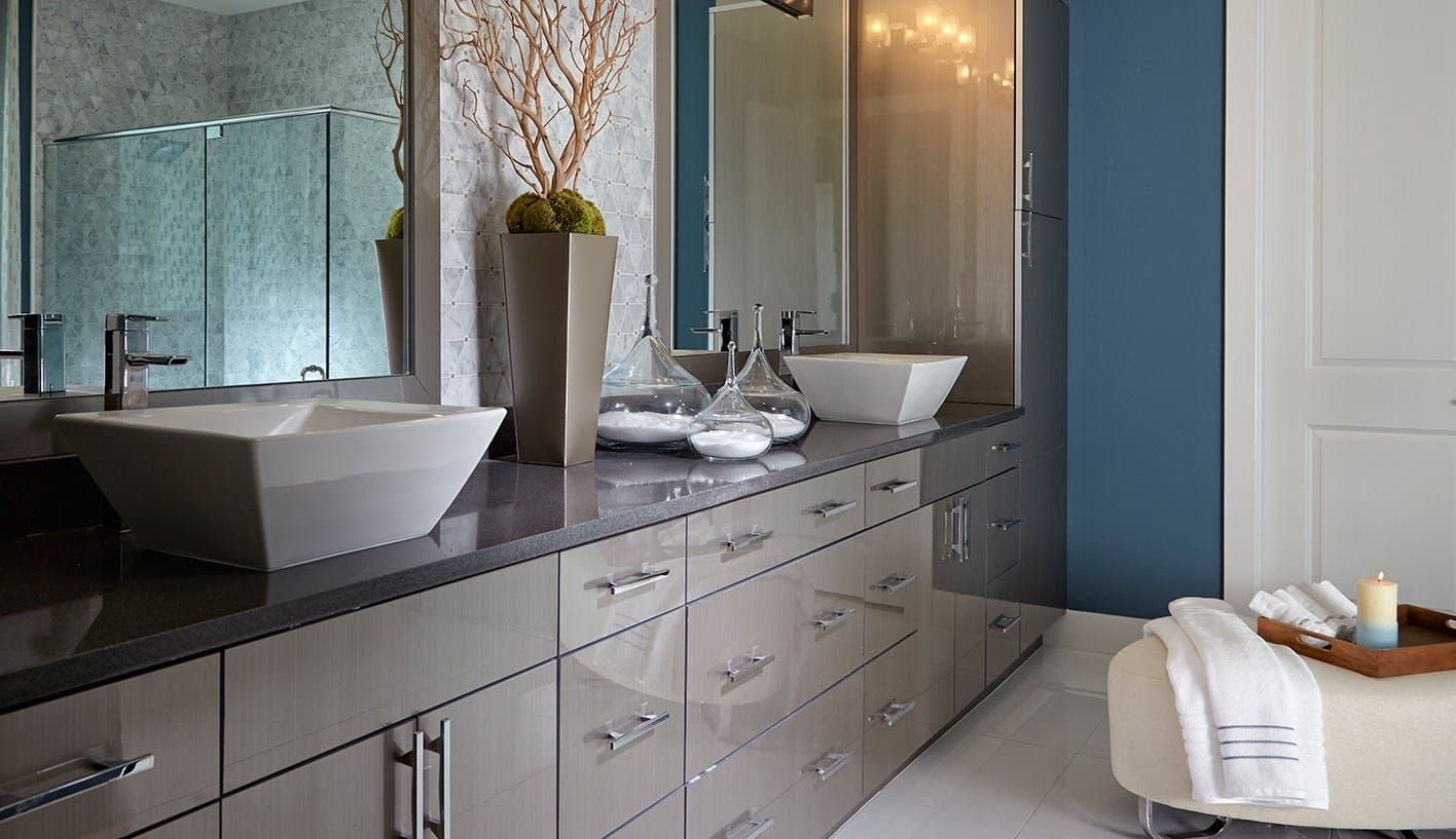 12 Primary Bathroom Ideas to Design Your Dream Sanctuary - Decorilla ...