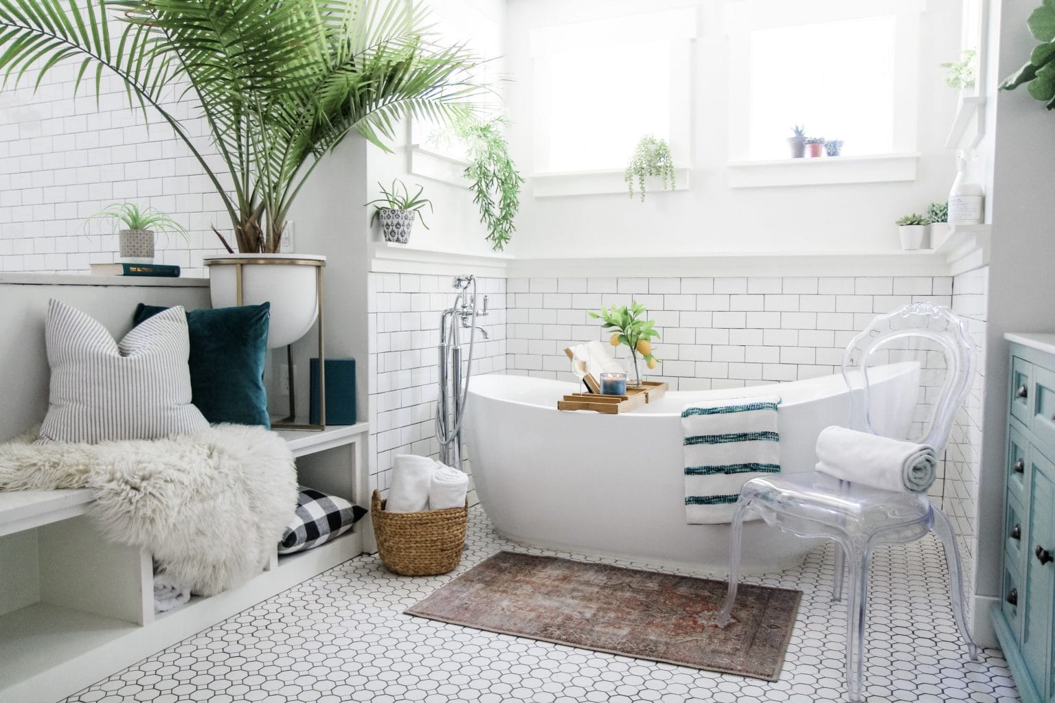 12 Primary Bathroom Ideas to Design Your Dream Sanctuary - Decorilla ...