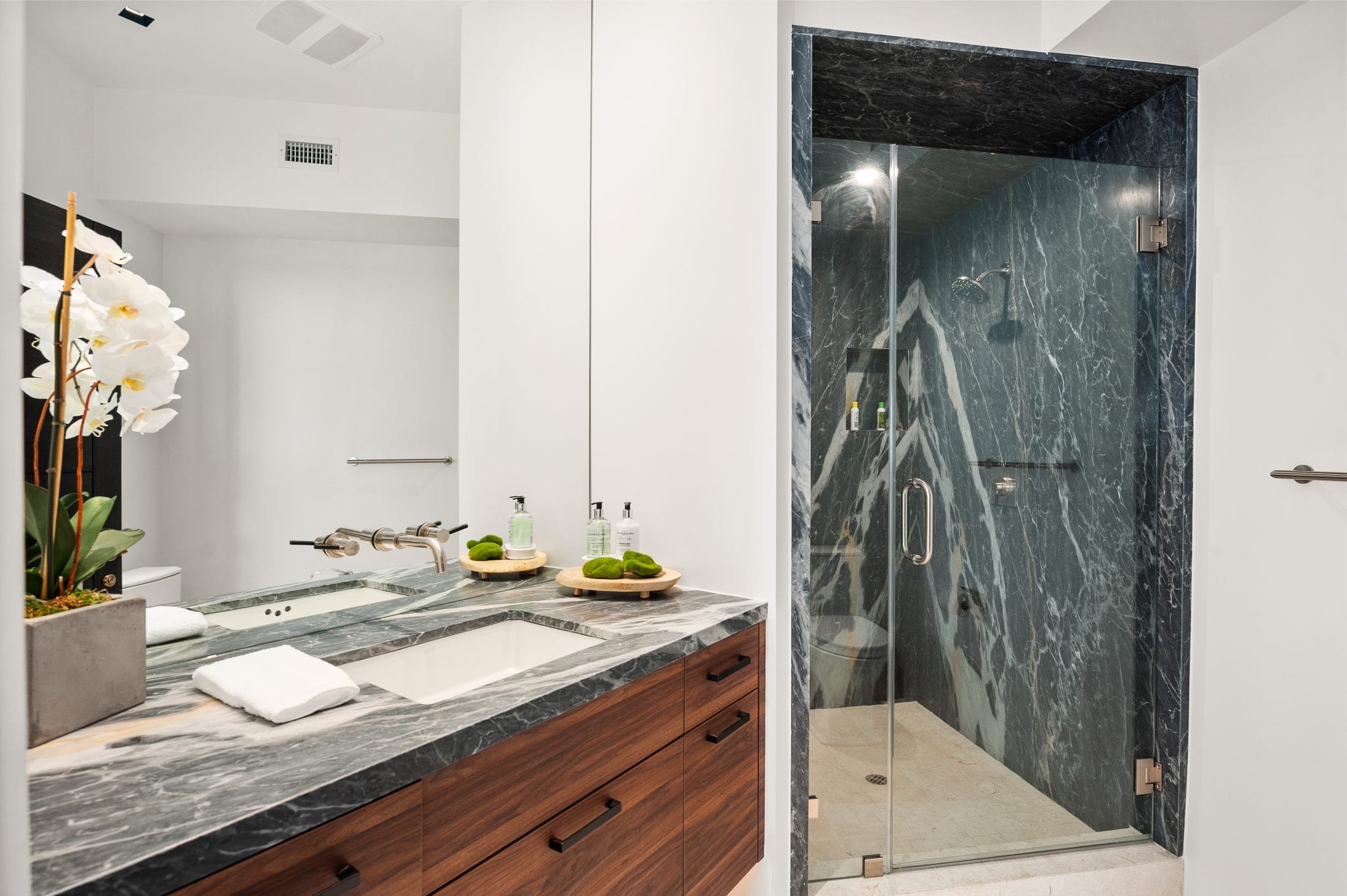 Bathroom Tile Trends 2026: Must-Have Tiles for a Stunning Design ...